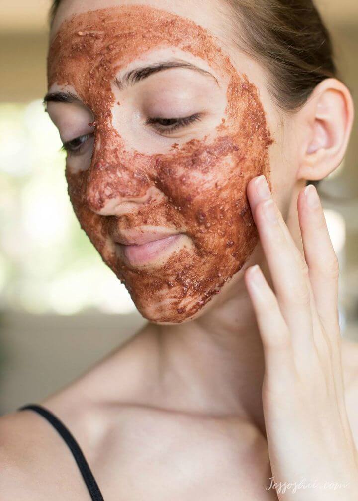 Homemade Face Mask (20 Best DIY Face Mask Recipes)