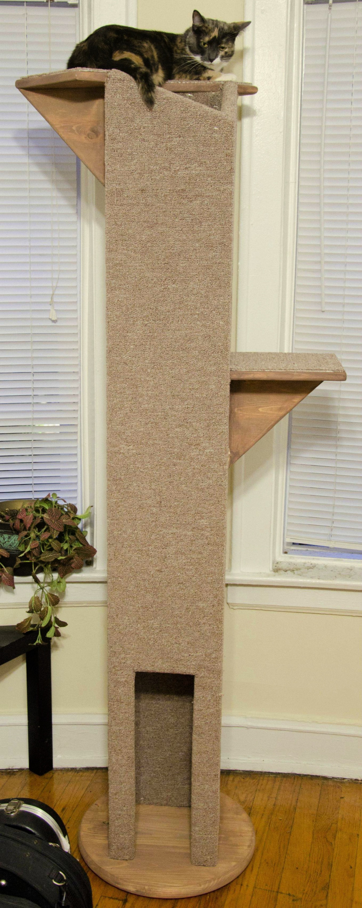 22 Free DIY Cat Tree Plans (How to Build a Cat Tree) 22 Free DIY Cat Tree Plans (How to Build a Cat Tree)