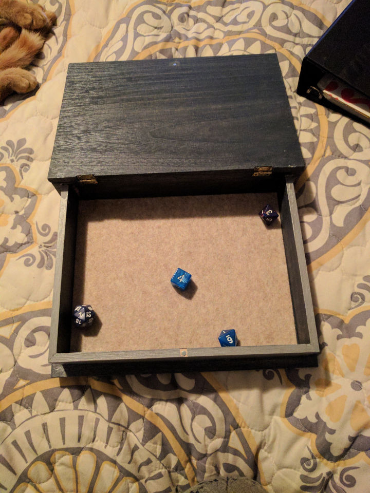 Learn how To Make a Dice Tray (15 DIY Dice Tray Ideas)