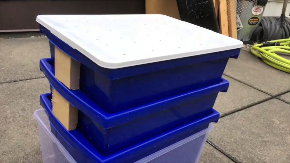 DIY Worm Farm: How To Make a Worm Compost Bin