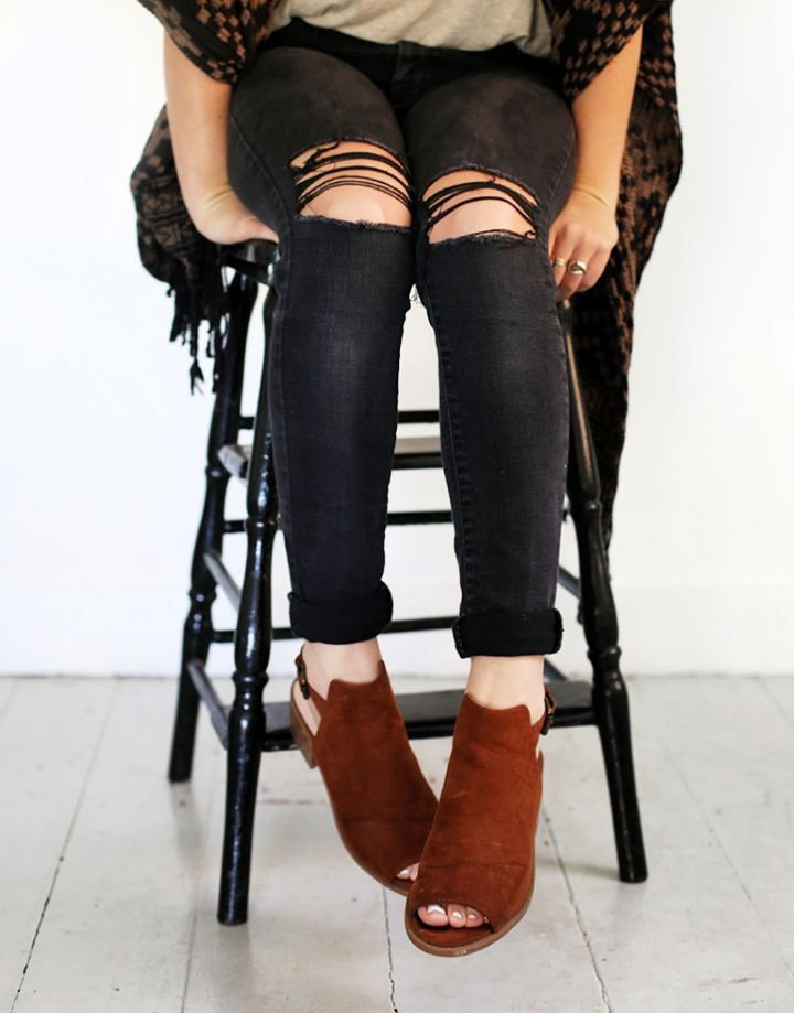 How to Distress Jeans (15 DIY Distressed Jeans To Try)