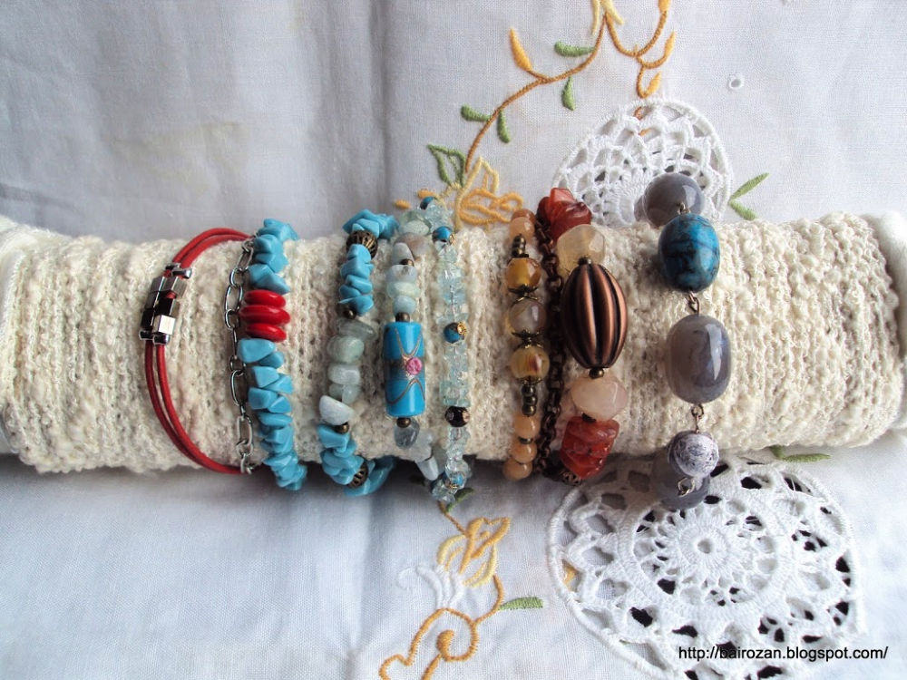 20 Easy DIY Bracelet Holder Ideas (Make Bracelet Display)
