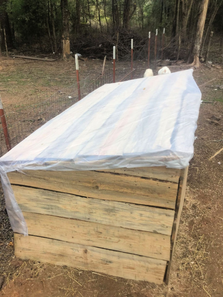 15 Free DIY Goat Shelter Plans (Easy Goat House Ideas)
