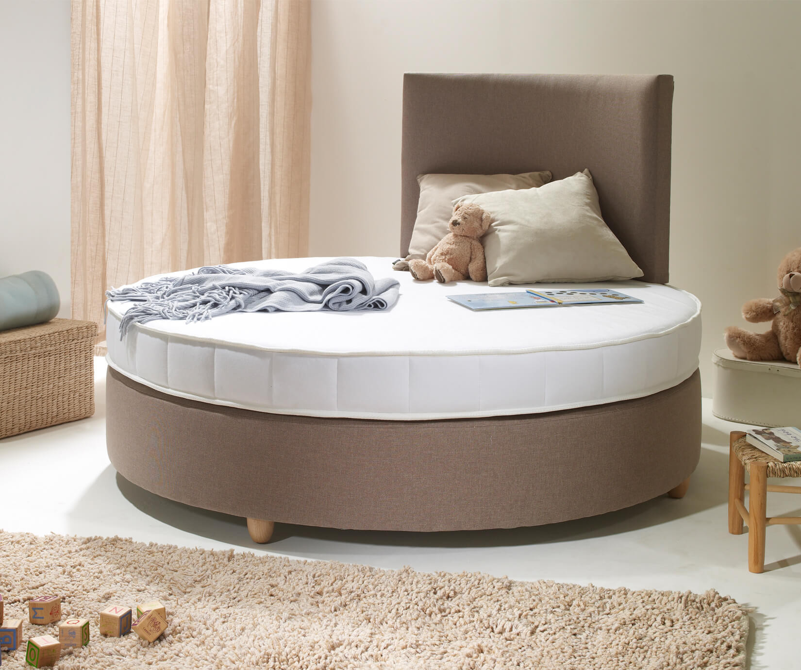 12 Unique Round Bed Design Ideas for Bedroom