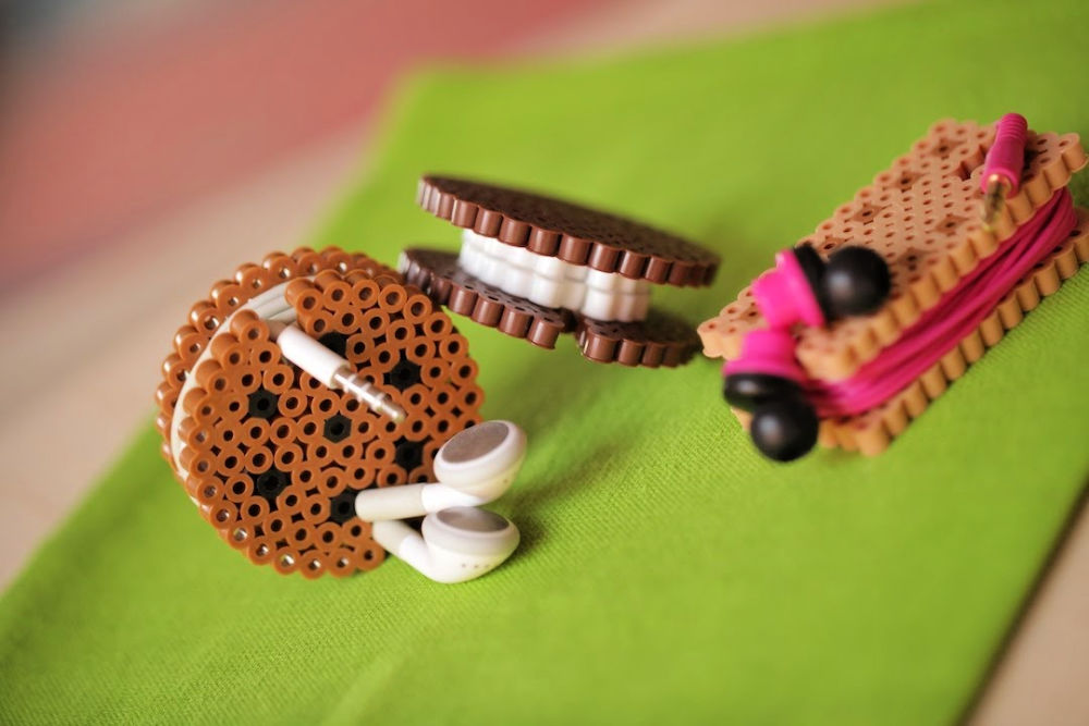 20 Easy DIY Earbud Holder Ideas (Step by Step)