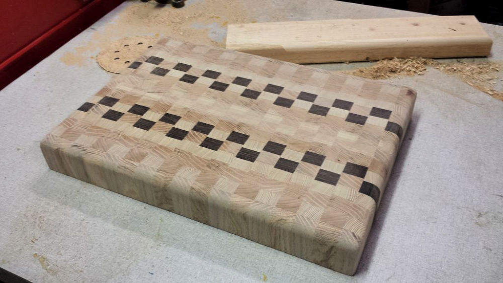 15 Free DIY End Grain Cutting Board Plans and Designs