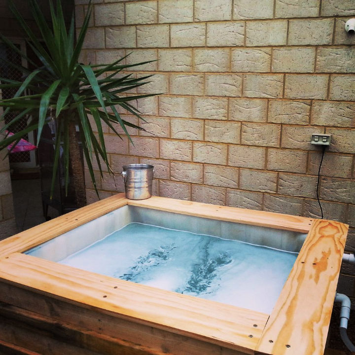 15 Homemade DIY Hot Tub Plans (Build a Hot Tub)