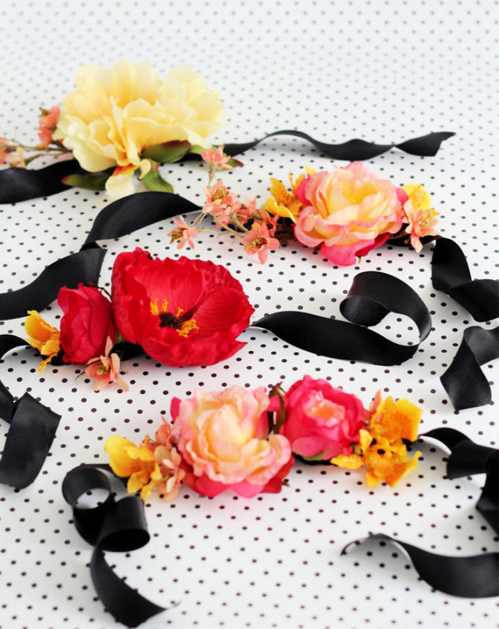 How to Make a Corsage (20 Easy DIY Corsage Ideas)
