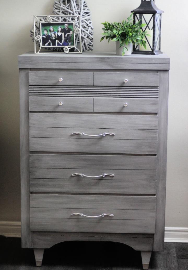 15 DIY Chalk Paint Dresser Ideas (How To Guide)