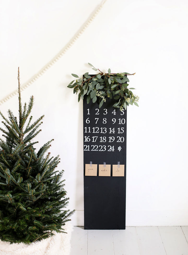 30 Easy DIY Calendar Ideas to Personalize Your Year!