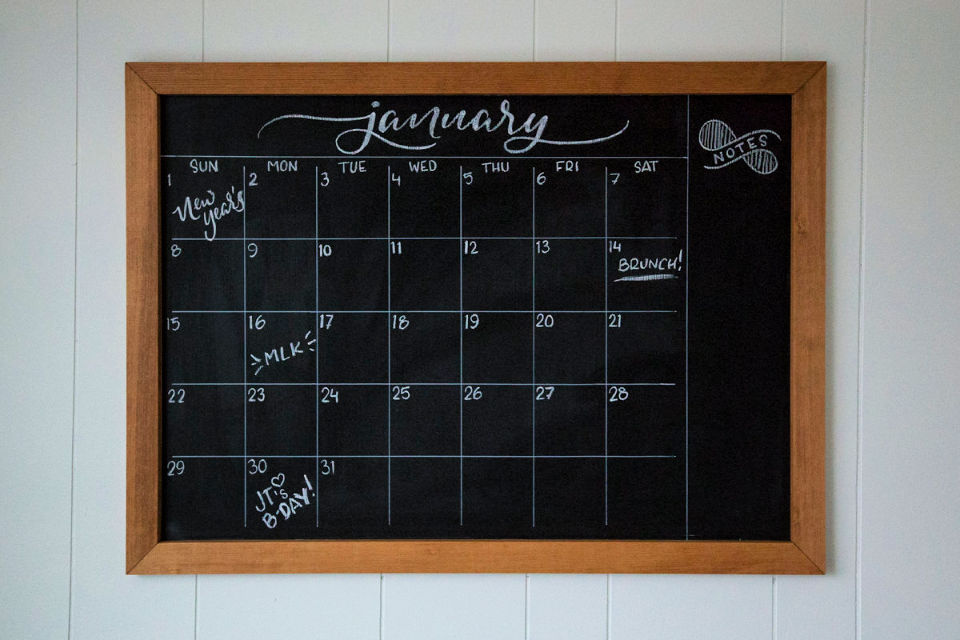 30 Easy DIY Calendar Ideas to Personalize Your Year!