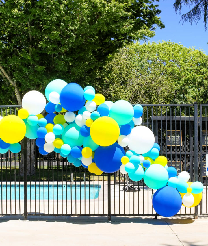 How to Make a Balloon Arch (25 DIY Balloon Arch Ideas)