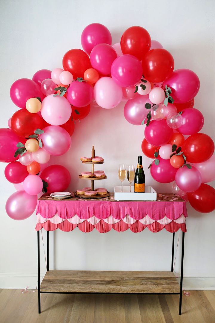 How to Make a Balloon Arch (25 DIY Balloon Arch Ideas)