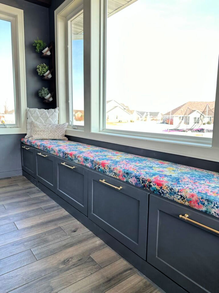 25 DIY Storage Bench Plans (Build a Storage Bench)