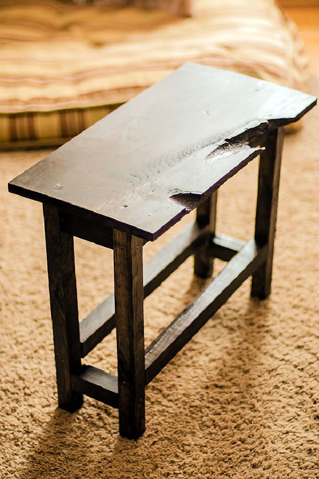 12 Rustic End Tables That You Can DIY by Yourself