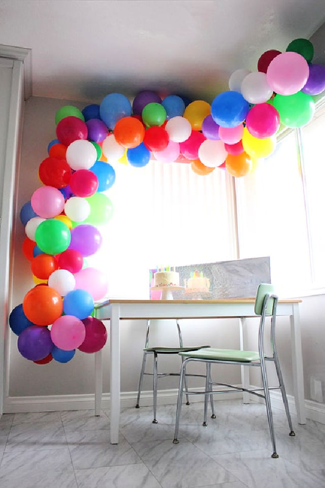 How to Make a Balloon Arch (25 DIY Balloon Arch Ideas)