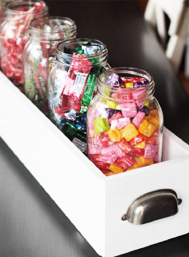 25 Easy Candy Bar Ideas for Party on a Budget