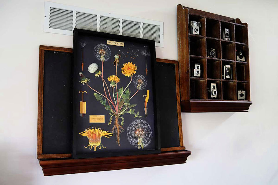 25 Cheap DIY Poster Frame Ideas (How to Make)