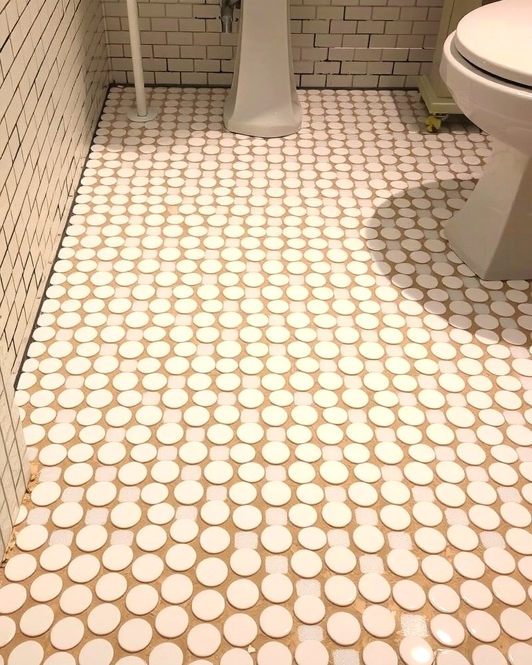 30 Elegant White Tile Bathroom Design Concepts